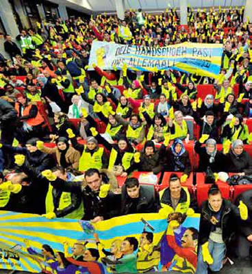 Spanning mei 2012 :: Van bezetting naar nieuwe vakbeweging! - SP ...