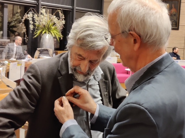 Kees Slager ontvangt Gouden Tomaat - SP - Socialistische Partij