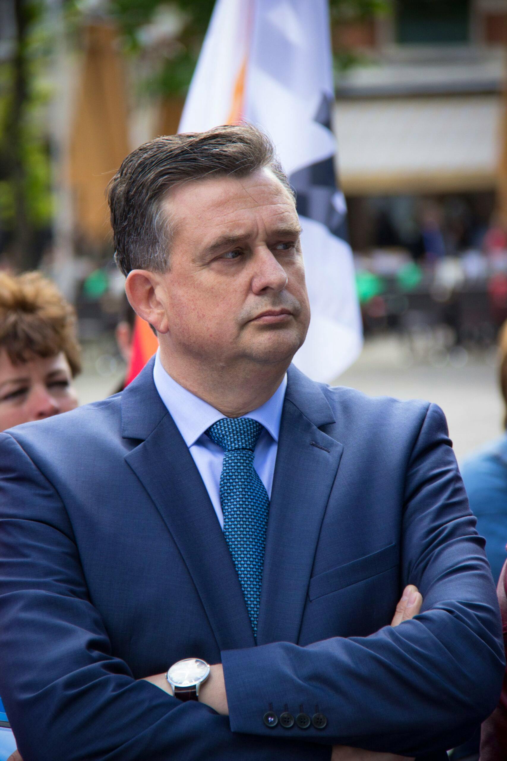 Wie bezit de wereld? - SP - Socialistische Partij